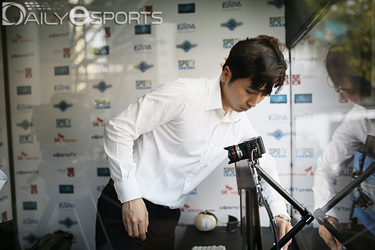 포토 결승 준비하는 진에어 하태준 코치