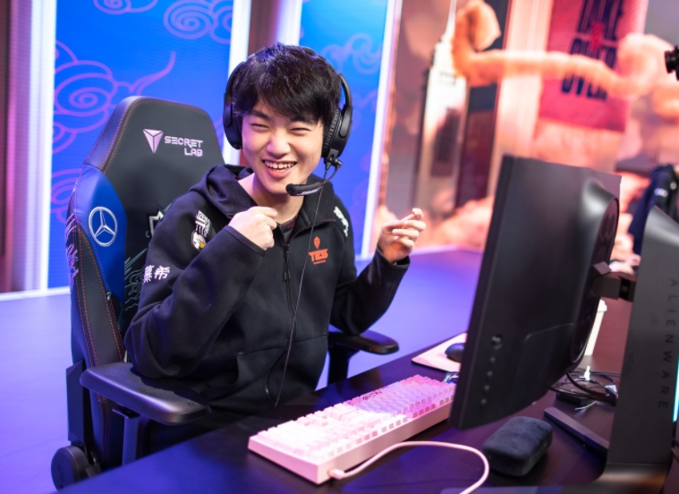 [롤드컵] 풀세트 가자! TES, 'knight' 제이스 앞세워 승부 원점