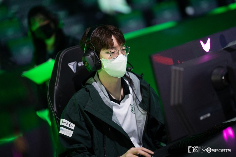 포토 엄티 엄성현 나의 센스 기대해