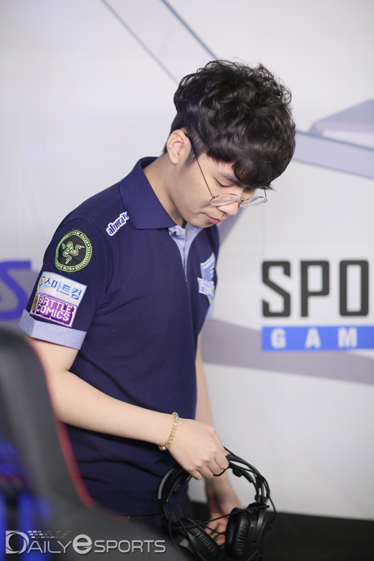 포토 익쑤 전익수 경기석 입장