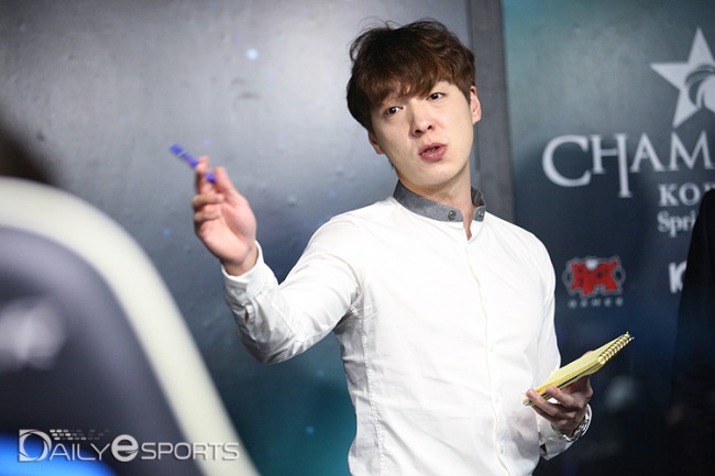 Sk텔레콤 T1 Lol 팀 김정균 감독 체제로 간다