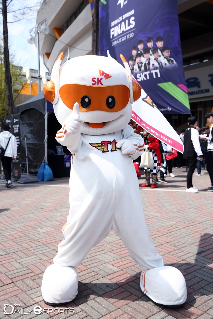 [포토] SKT T1 마스코트 벙키가 떴다!
