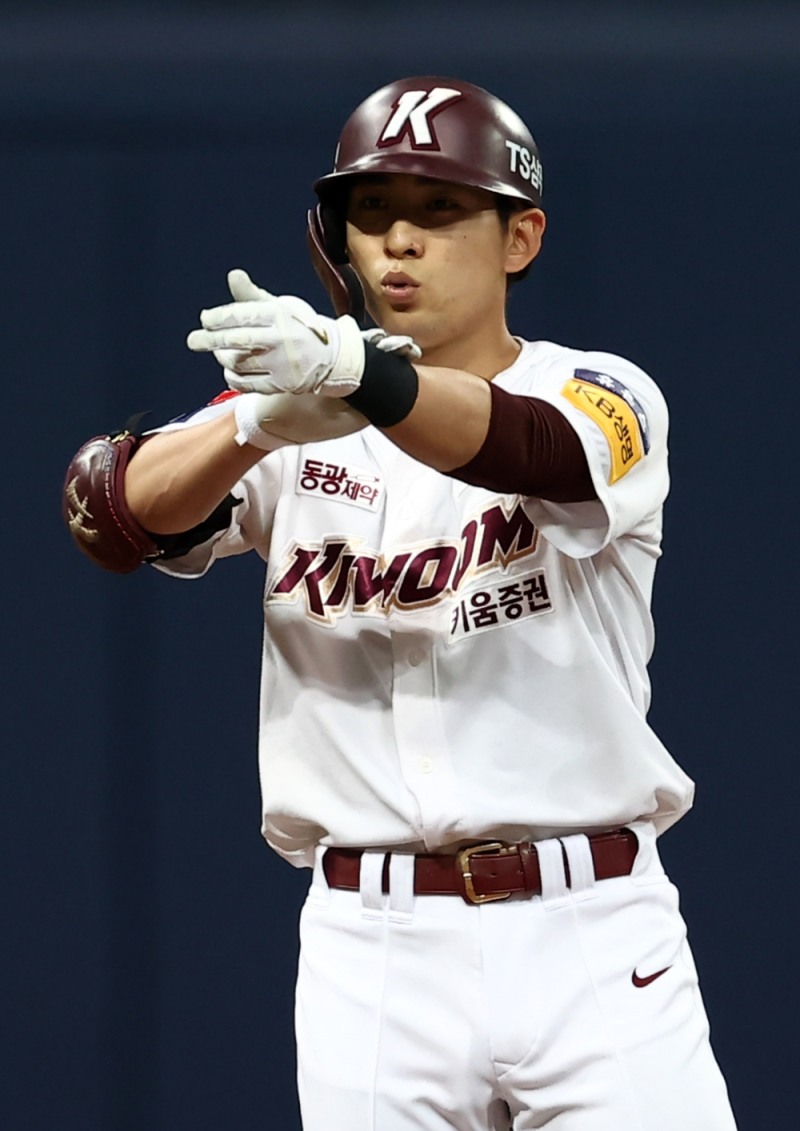 '야구 완전체' 이정후, 2021 신한은행 SOL KBO 리그 5월 월간 MVP--히어로즈 선수로는 2018년 8월 박병호 이후 3년만에 첫 수상