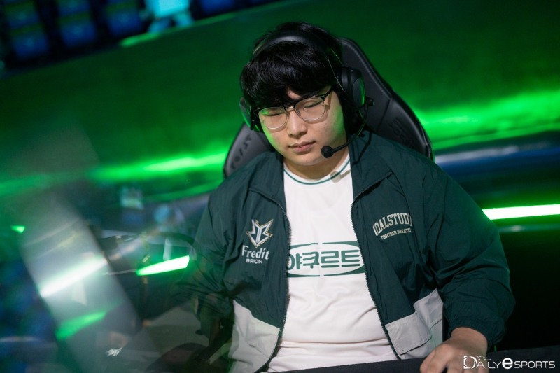 Lck 빅토르 키우기 성공한 프레딧 1세트 선취