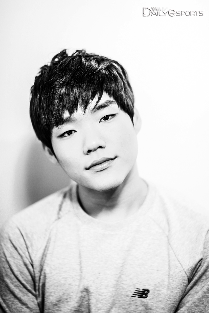 포토 귀여움 벗은 롱주 크래시 이동우