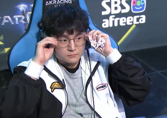 Gsl 김준혁 전략과 운영 모두 앞서며 승자전 진출