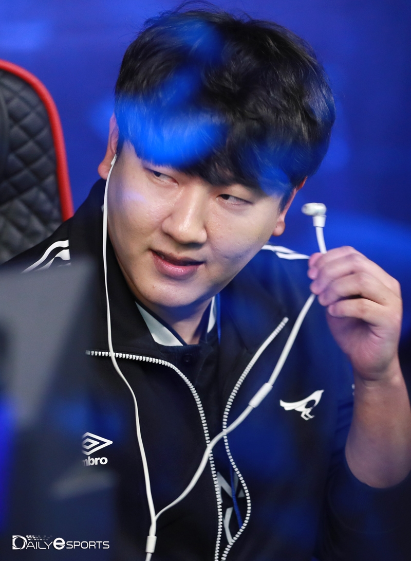 포토 성남fc 김정민 오늘도 내가 1번 주자