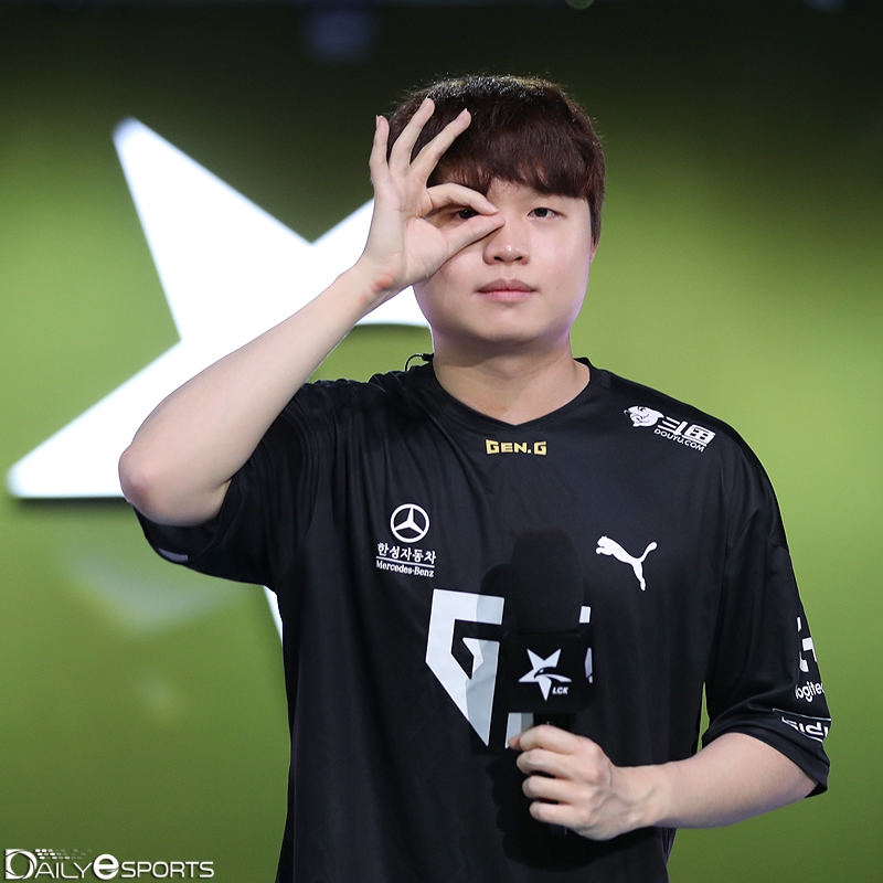 포토 비디디 곽보성 Pog 기념 조이 포즈