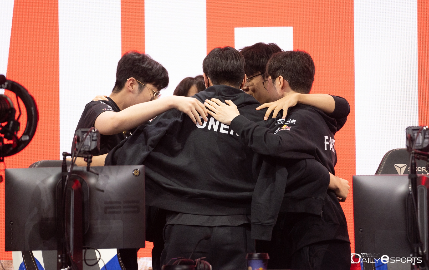 롤드컵 T1 징동 꺾고 5년 만에 결승 Lck 내전 확정종합