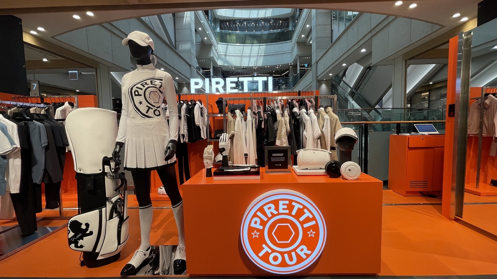 골프웨어 브랜드 ‘피레티piretti 신세계 강남점 매장 선봬