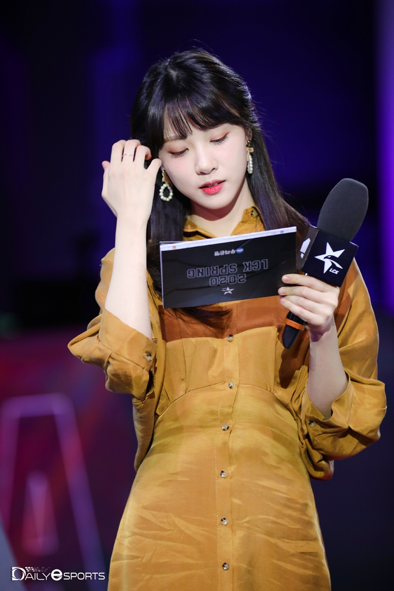 포토 Lck 김민아 아나운서 가끔은 차분하게
