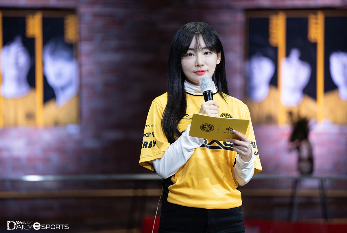 포토 곽민선 아나운서 리브 샌박 박싱데이 Mc