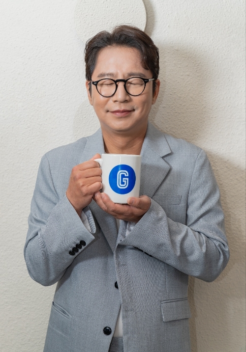 Gigi Coffee기기커피 개그맨 심현섭과 국내 커피 프렌차이즈 사업 시작 젊은 감성 추구